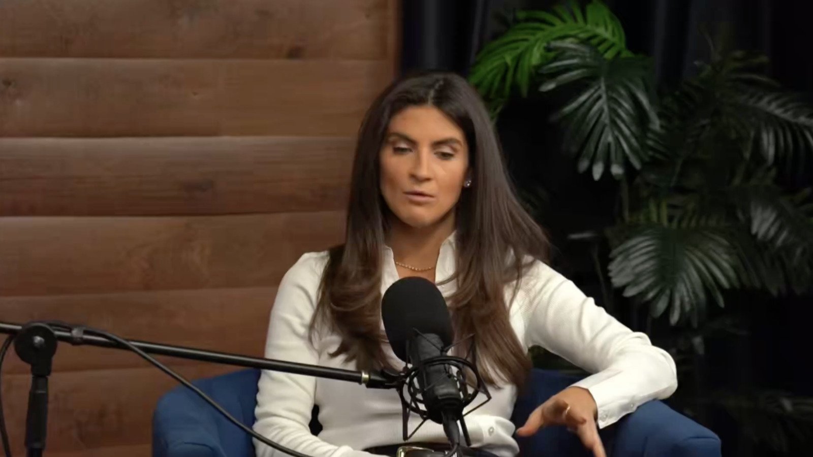 SHOCKING: CNN’s Kaitlin Collins Actually Defends The Trump ...